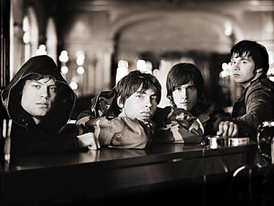 GARAGE/46 – CON LOS AUDÍFONOS PUESTOS